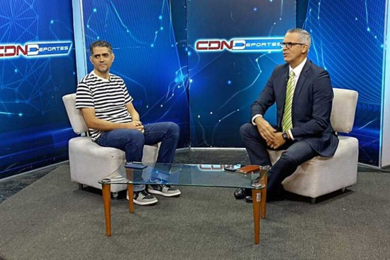 Nelson González duró tres años en lanzar la República de la Pelota