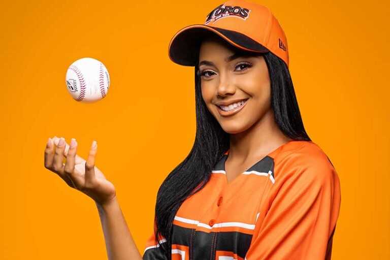 Toros presentan a Lisa Báez como madrina temporada 2022-23