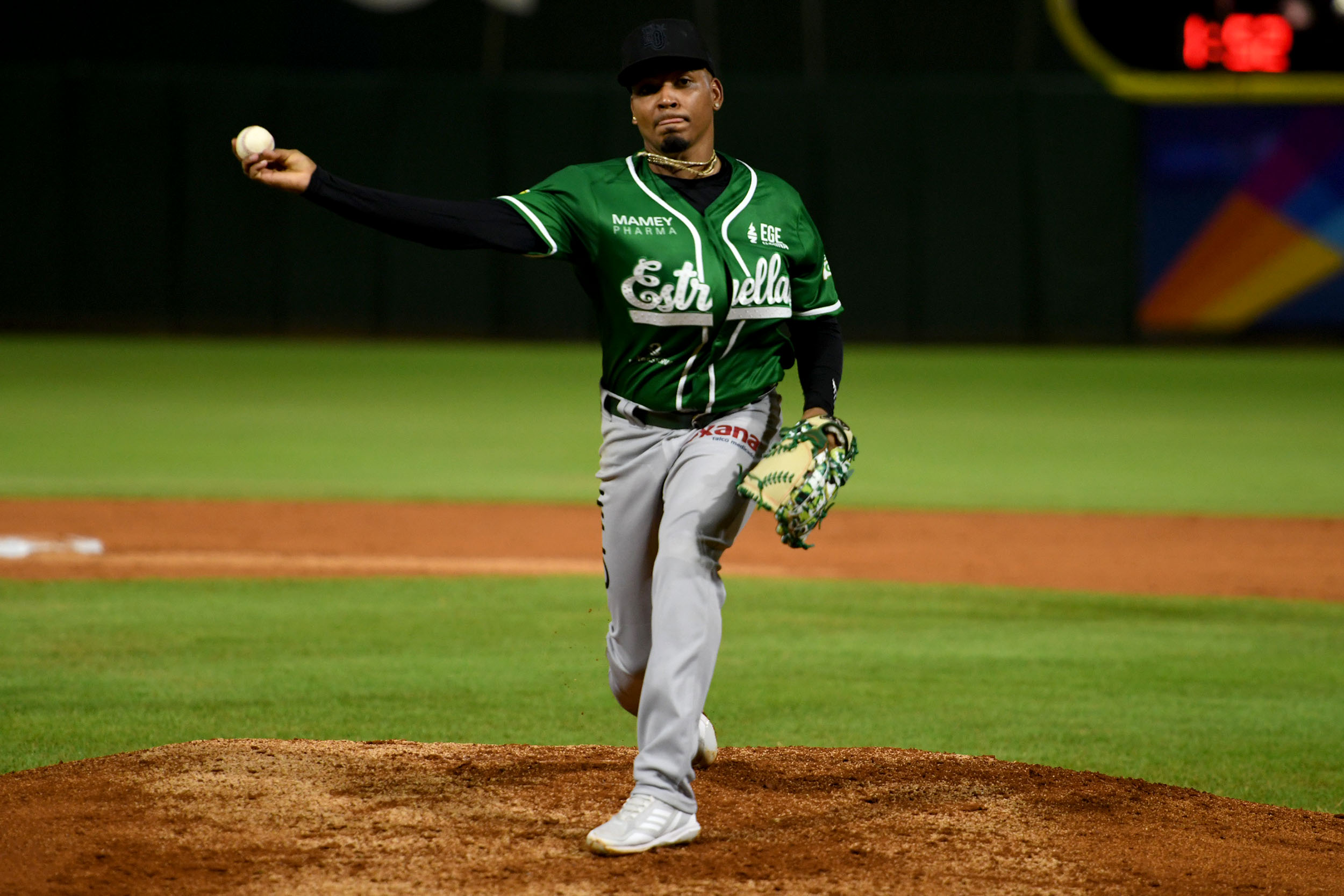 Estrellas lanzan no-hitter y blanquean al Licey en su aniversario116