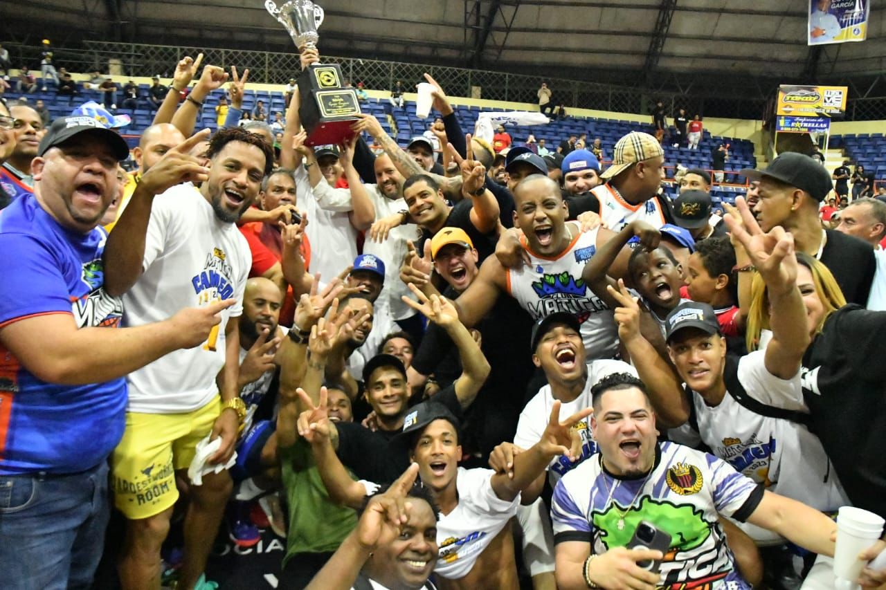 El club La Matica se corona campeón basket superior La Vega