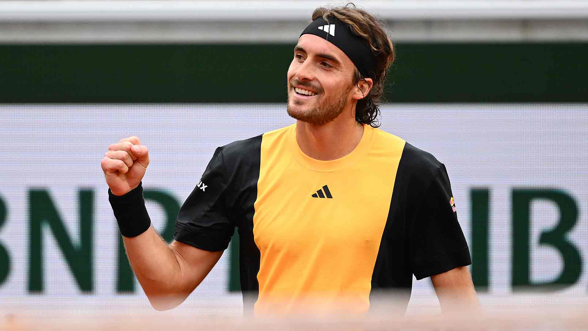 Stefanos Tsitsipas avanza a la cuarta ronda del Abierto de Francia