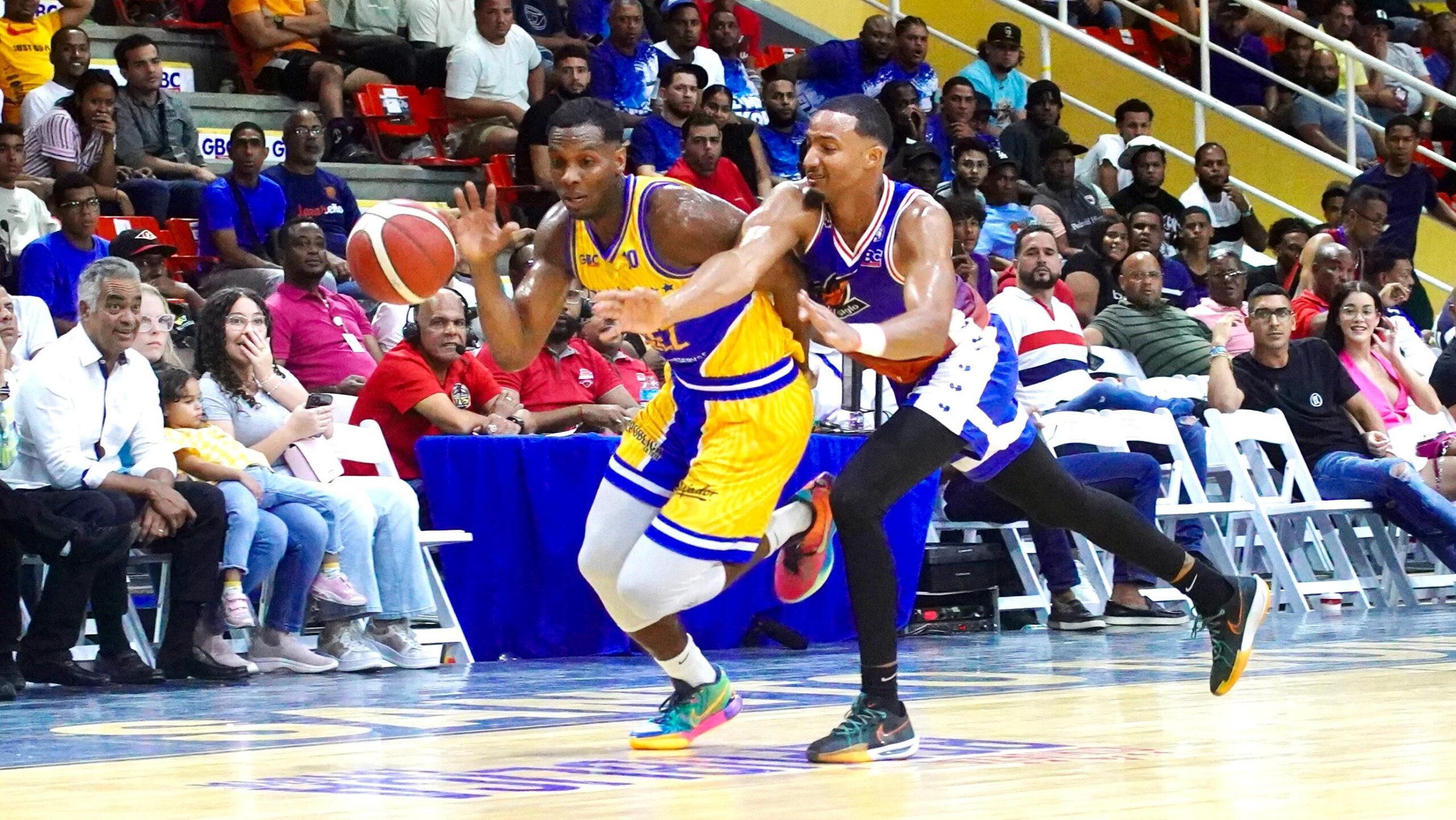 Mauricio Báez doblega a Huellas del Siglo en el TBS Distrito 2024