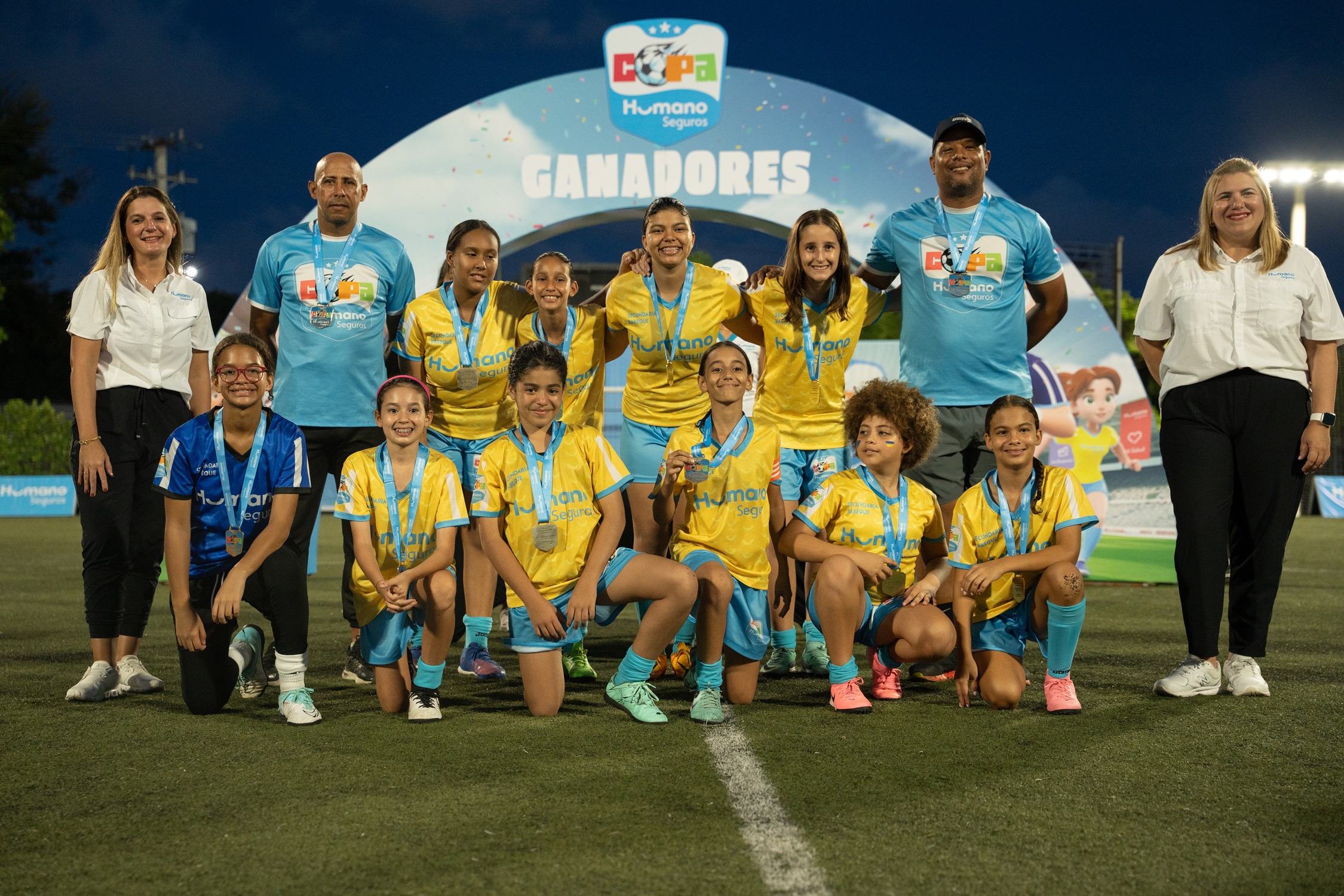 Babeque Secundaria y St. Joseph's se coronan campeones en Copa Humano ...