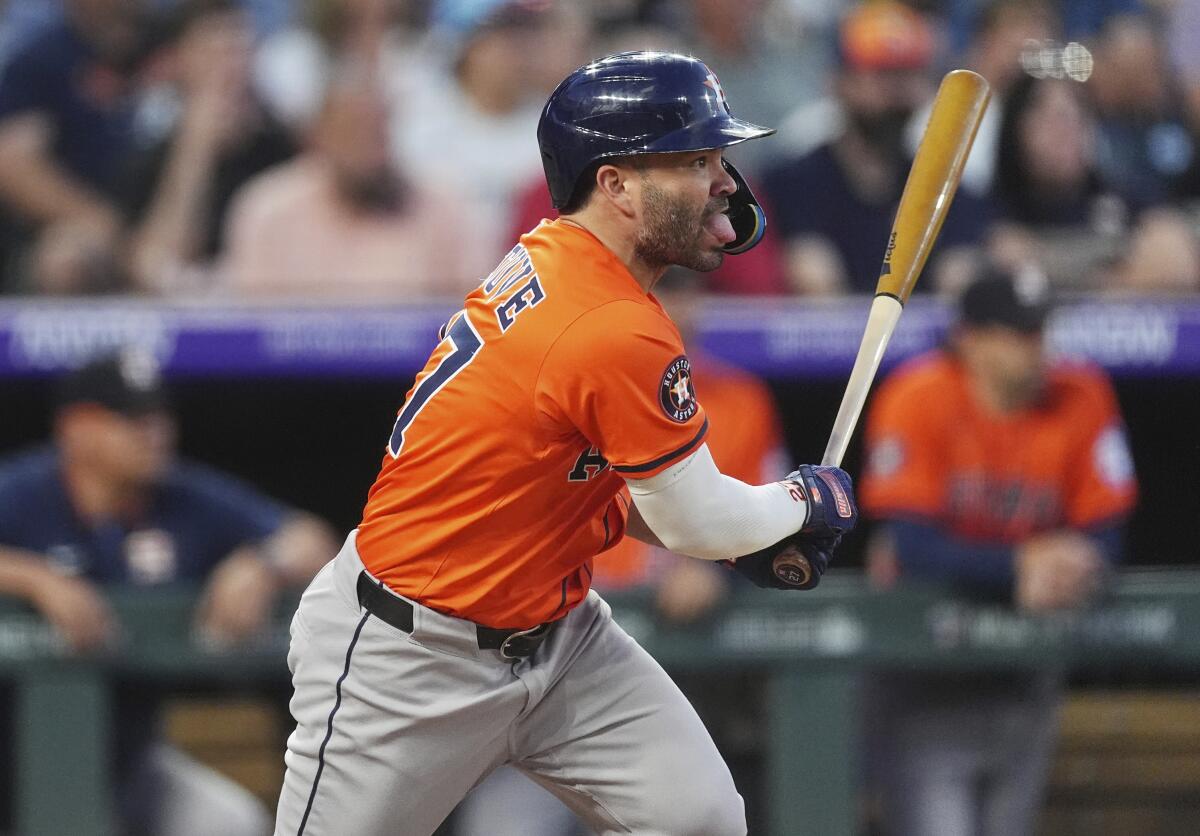 José Altuve conecta su cuadrangular 250 de su carrera en MLB