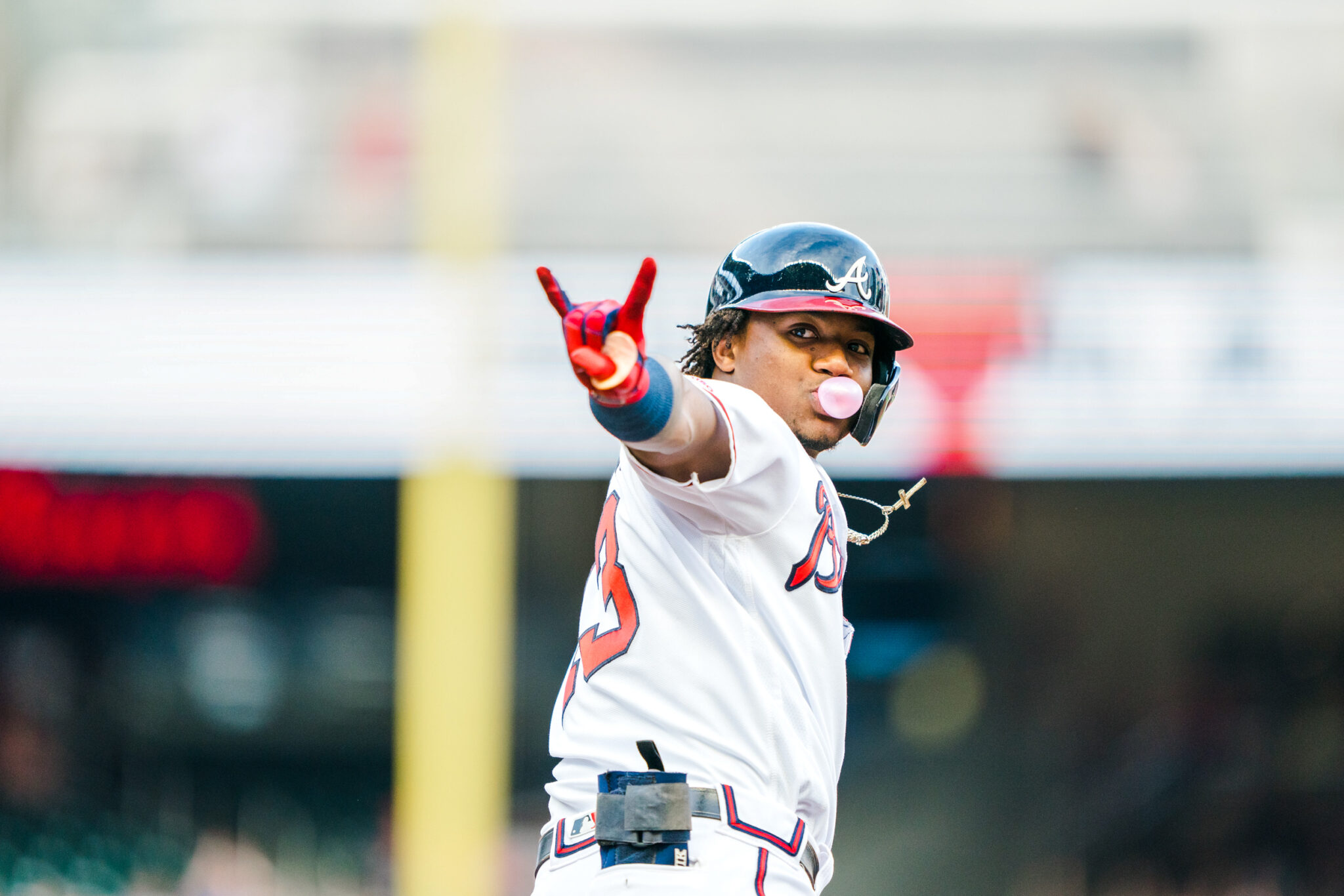 Ronald Acuña Jr. conecta su jonrón 19 de la temporada