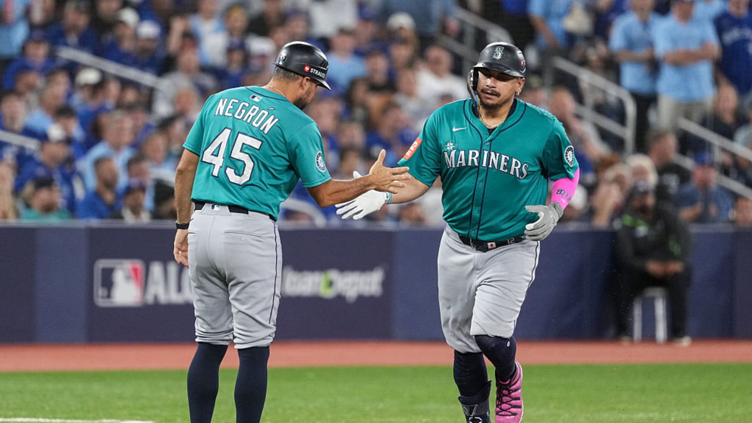 Naylor, cerca de pactar con los Marineros por cinco temporadas